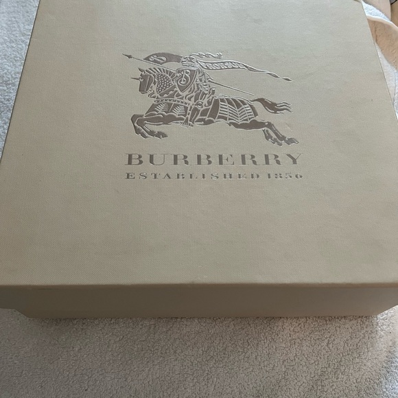 Burberry | Shoes | Nib Burberry Farrah Powder Blue And Off White ...